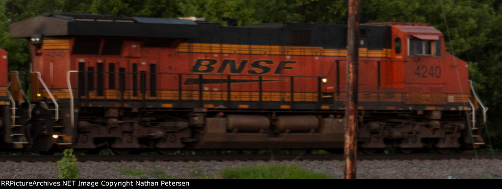 BNSF 4240